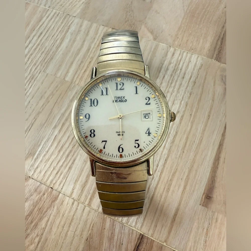 Timex | Accessories | Vintage Timex Mens Gold Tone Watch New Battery ...